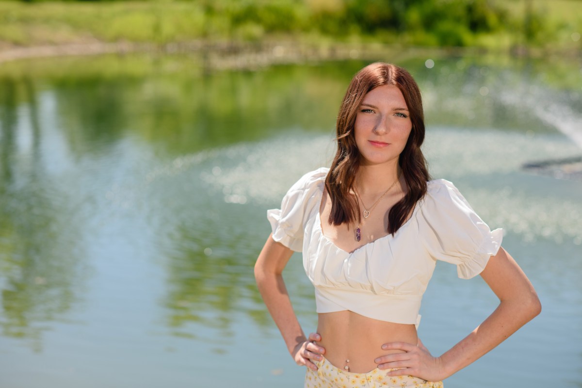 Chloe, Class of 2023 – Enjoy the View Photography