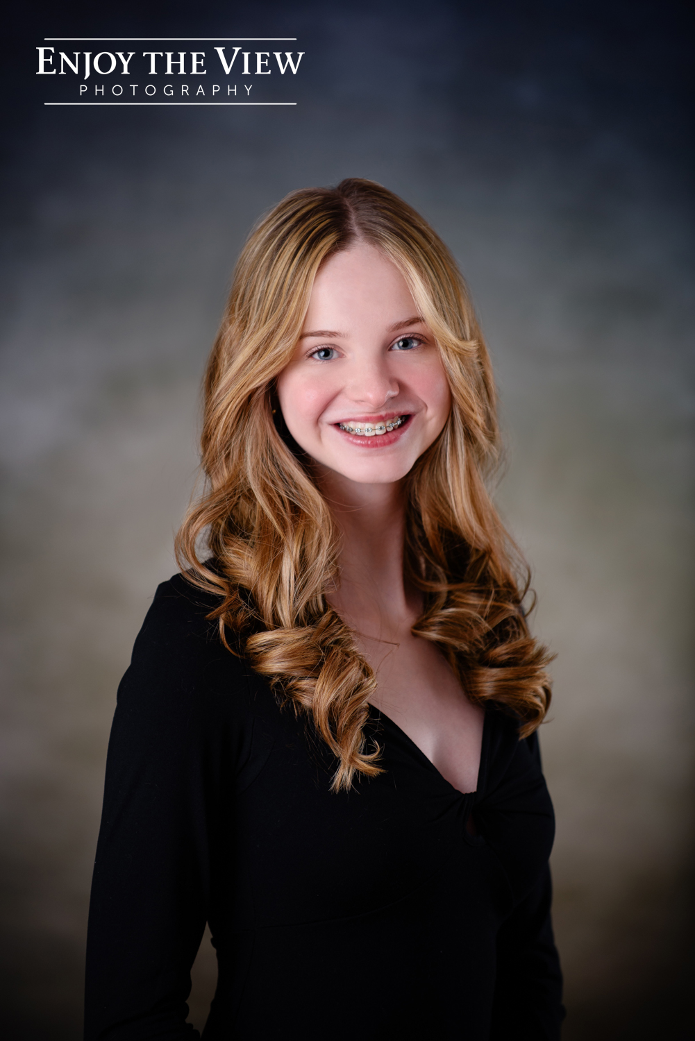 Stella, Class of 2024 – Enjoy the View Photography