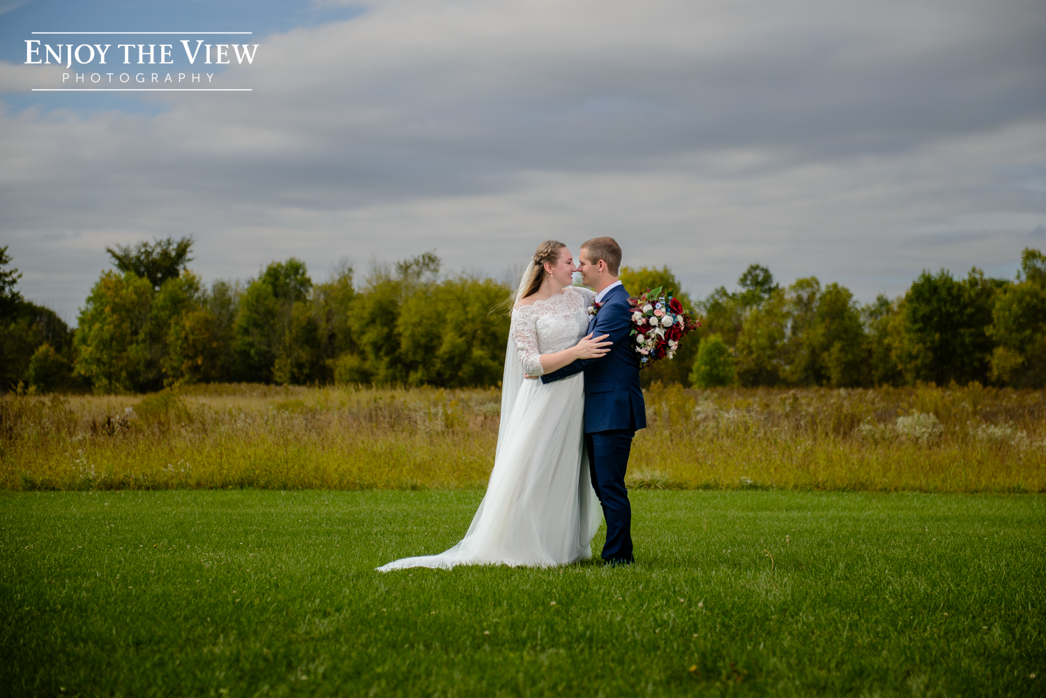 Brittany & Blake {Birch Run Wedding Photographers} – Enjoy the View ...