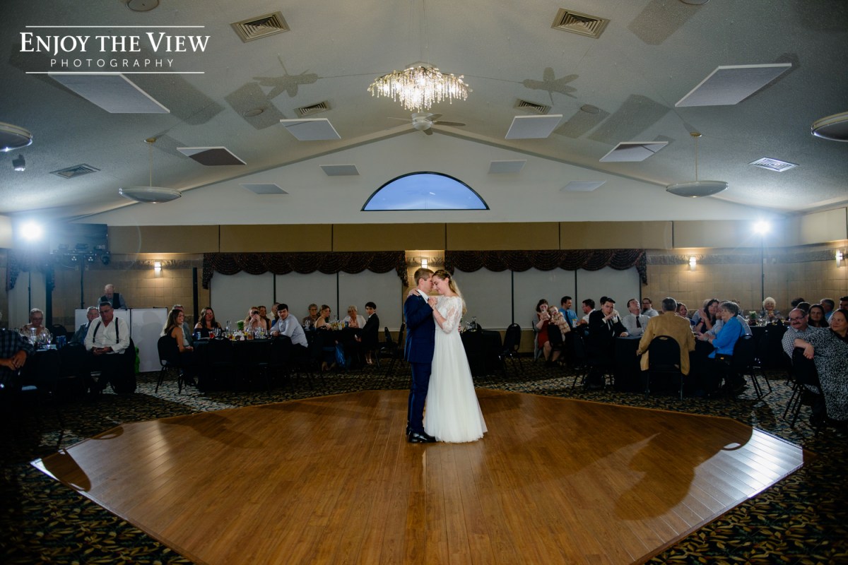 Brittany & Blake {Birch Run Wedding Photographers} – Enjoy the View ...