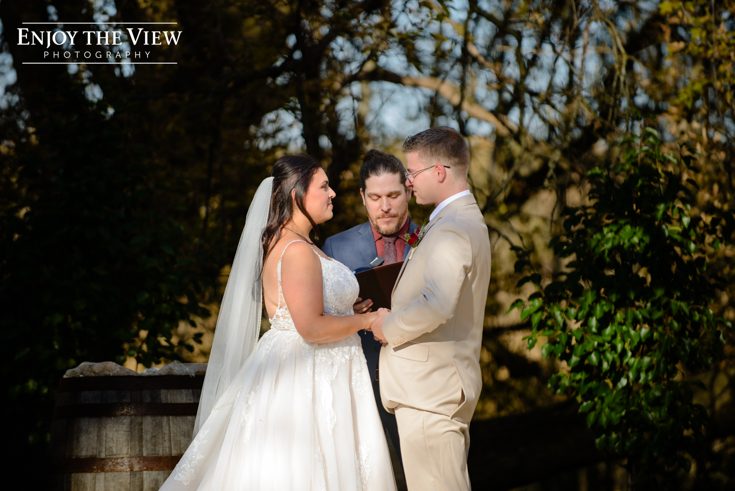 Angela & Vincent {The Milestone Barn} – Enjoy the View Photography