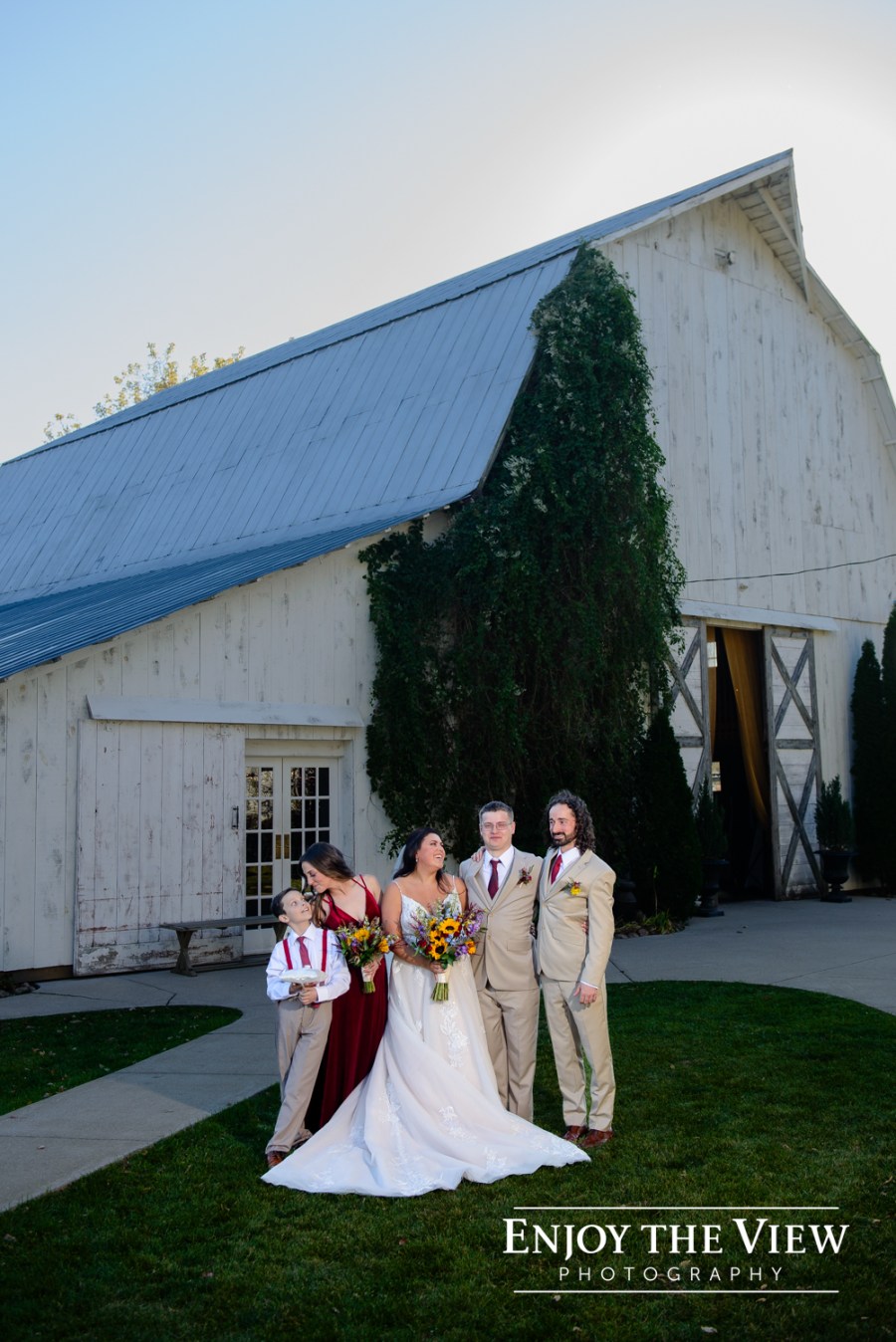 Angela & Vincent {The Milestone Barn} – Enjoy the View Photography